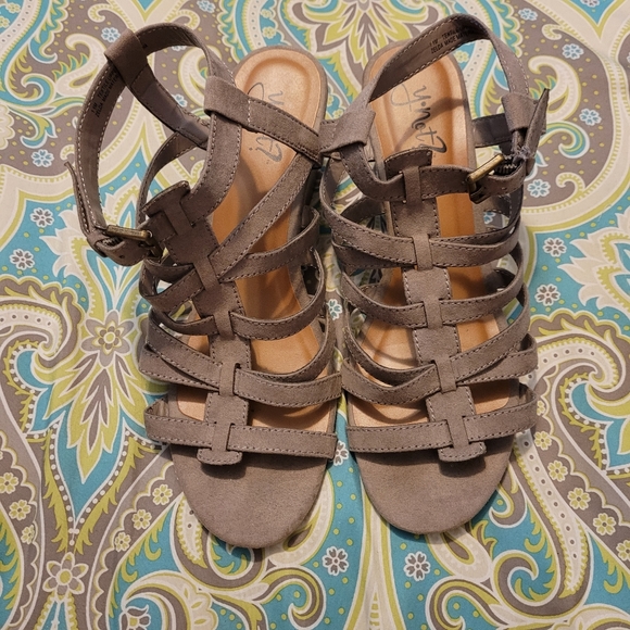 Y Not | Shoes | Ynot Zelda Strappy Buckle Sandals | Poshmark
